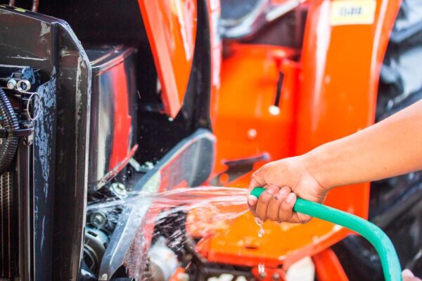 Cómo Limpiar un Tractor | Guía para Mejorar su Rendimiento 2026